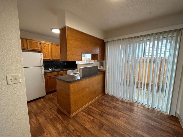 S0638 2 Bedroom Apartment for Rent at 8902 Se Woodstock Blvd, Portland, OR 97266 Lents