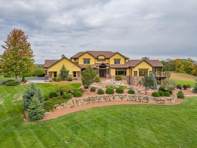 S10970 Butternut Rd, Spring Green, WI 53588