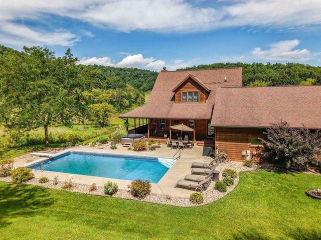 S11525 Weidner Rd, Spring Green, WI 53588