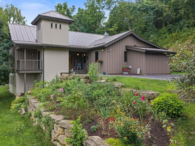 S11557 Butternut Rd, Spring Green, WI 53588