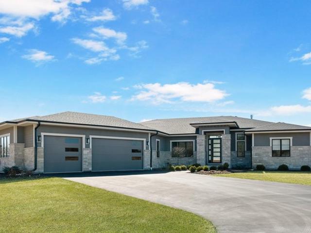 S17W30381 Hazeltine Ct, Genesee, WI 53188