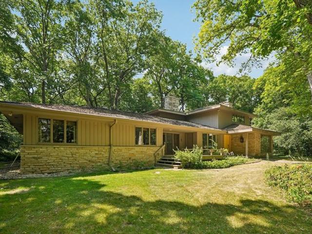 S46W28740 Perren Dale Rd, Genesee, WI 53189