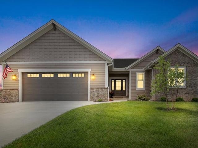 S54W25469 Pebble Brook Ct, Waukesha, WI 53189