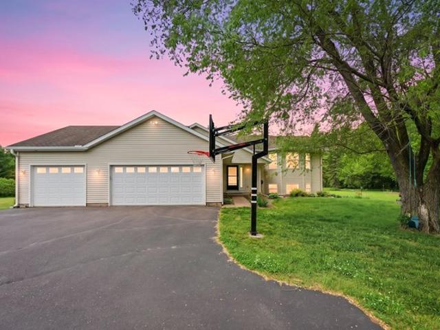 S6090 Deer Park Pl, Brunswick, WI 54701