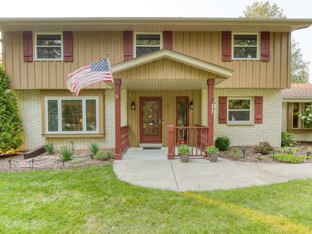S64W12622 Tennyson Ln, Muskego, WI 53150