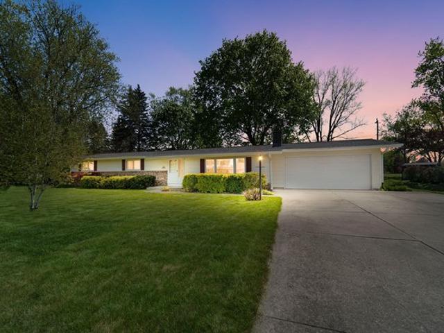 S66W13555 Saroyan Rd, Muskego, WI 53150