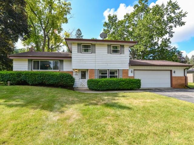 S67W13871 Fleetwood Rd, Muskego, WI 53150