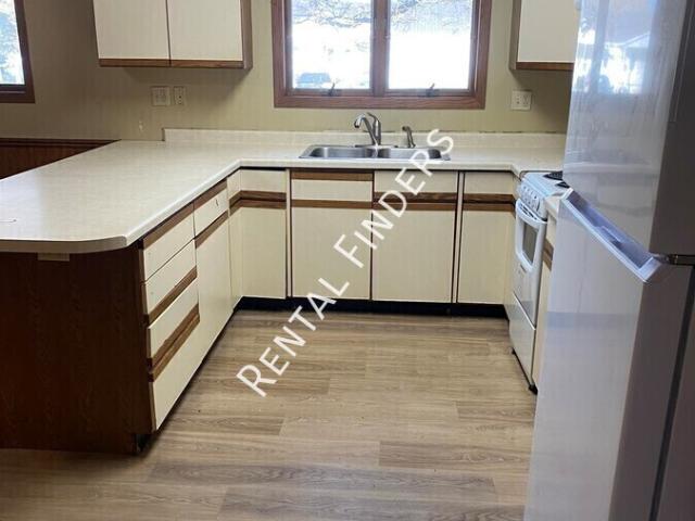 S7559 US 12, 2 beds, 1 full bath