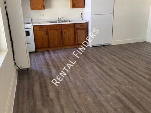 S7559 US 12 I6 North Freedom, WI 53951 Baraboo, Madison, Sun Parie, 2 beds, 1 full bath