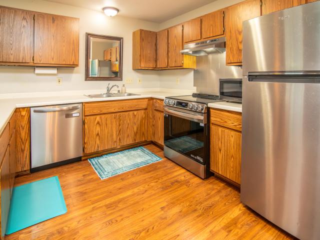 S75W16910 Gregory Dr, Unit 6