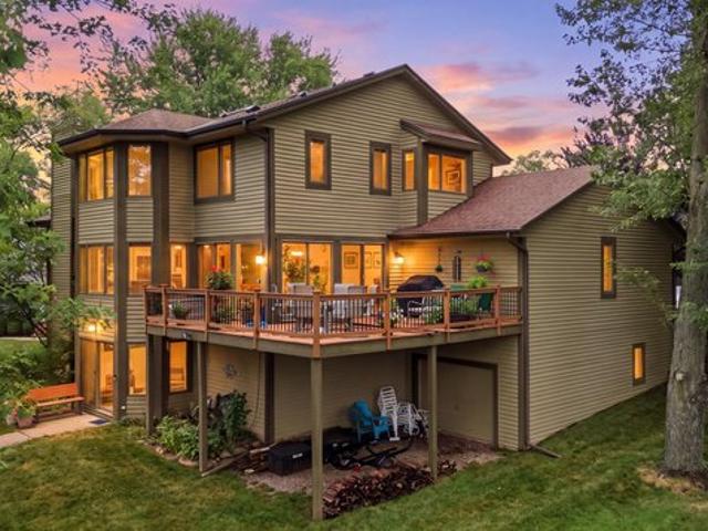 S75W18705 Kingston Dr, Muskego, WI 53150