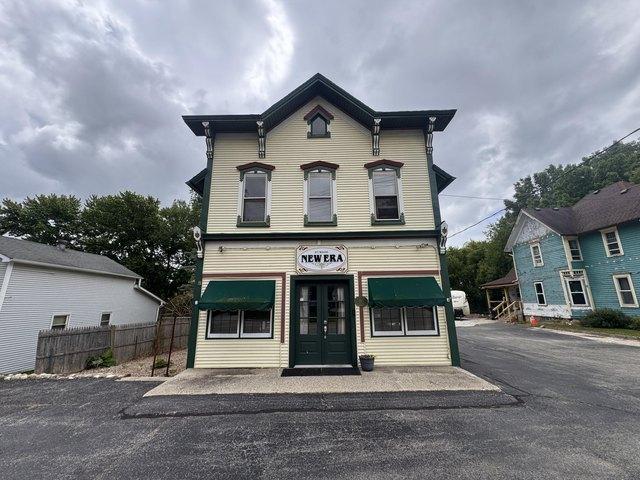 S77W25235 National Ave, Vernon, WI 53189