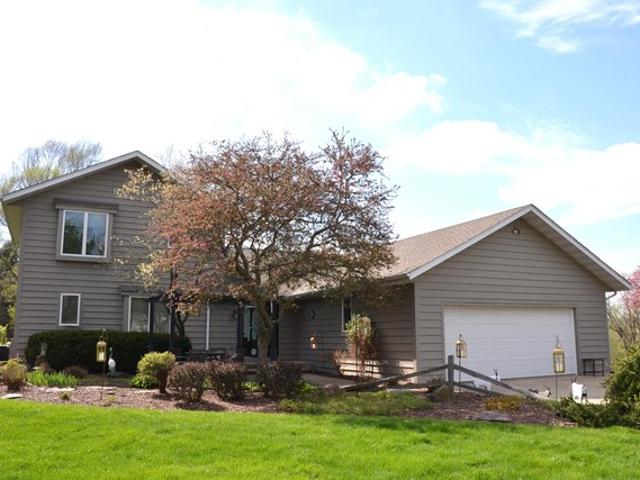 S79W29037 Frog Alley Rd, Mukwonago, WI 53149