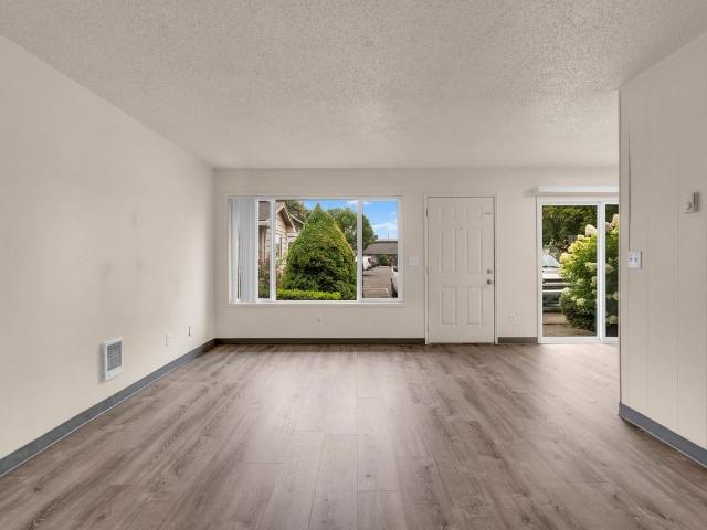 S815 Star Apartments 3 Bedroom Apartment for Rent at 815 Se 223rd Ave, Gresham, OR 97030 Gresham North Central