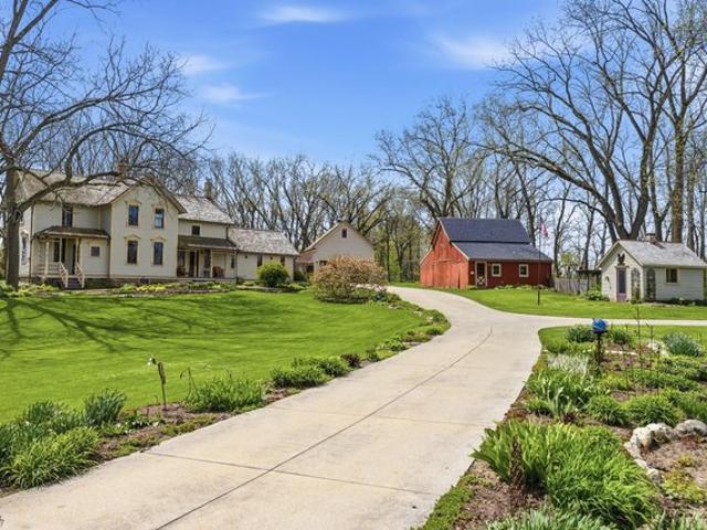 S84W17698 Woods Rd, Muskego, WI 53150