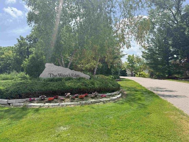S8749 Waters Edge Way Unit 41, Prairie du Sac, WI 53578
