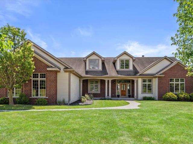 S99W33205 Genevieve Dr, Mukwonago, WI 53149