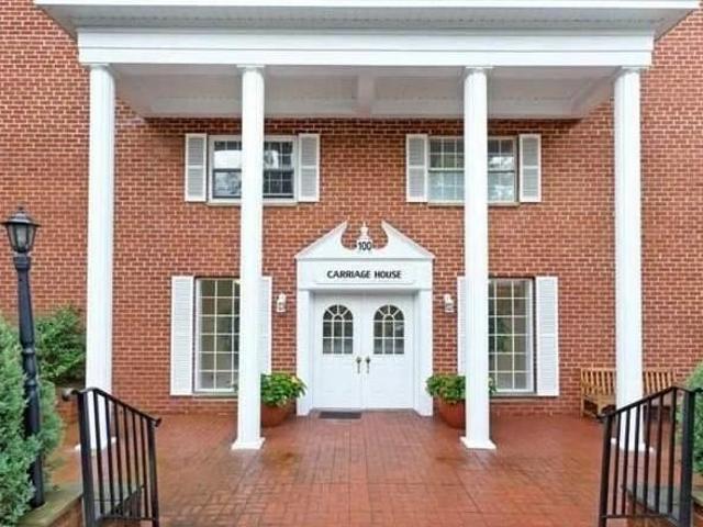 S Middle Neck Rd Apt,great Neck, Condo For Sale