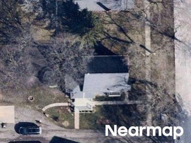 S Neeper St