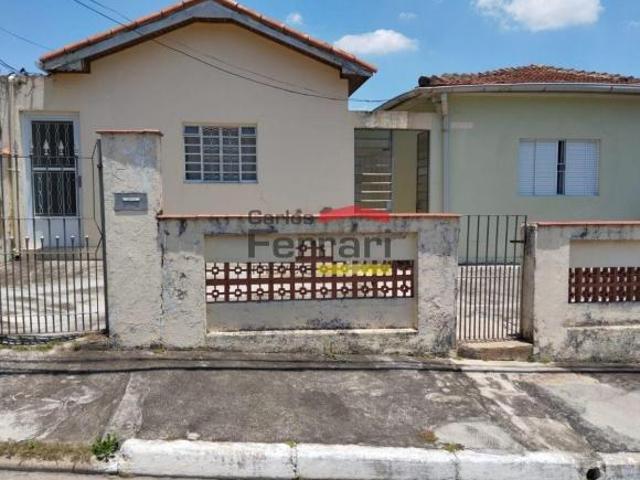 SÃO 3 CASAS PARA RENDA OU MORADIA, NO JARDIM TREMEMBÉM, POSSUI QUINTAL E 3 VAGAS