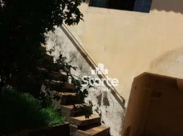 São 02 casas em um terreno de 360m² à venda próximo ao Quartel por R$ 520.000 Jaraguá Uberlândia