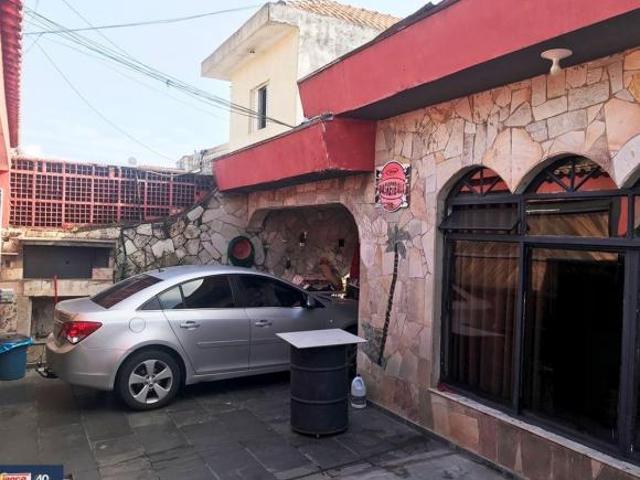 SÃO 2 CASAS NO MESMO TERRENO COM 5 QUARTOS, SENDO 2 SUÍTES A VENDA, 300 M² Vila Flórida Guarulho