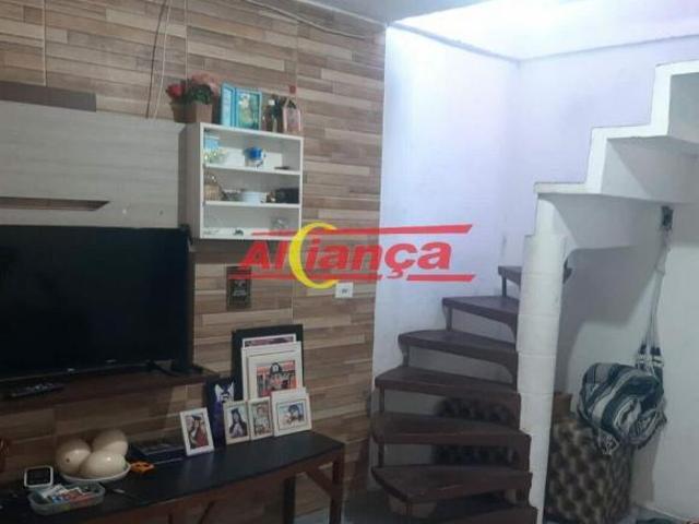 São duas casas com a garagem bem grande!