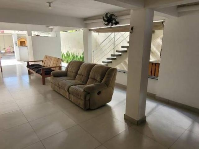 São Francisco super bem acabada. Localização ótima