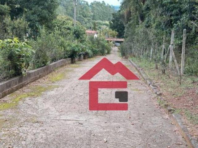 São Roque 72.000 m², 4 dormitórios e lago, com requinte e exuberante natureza