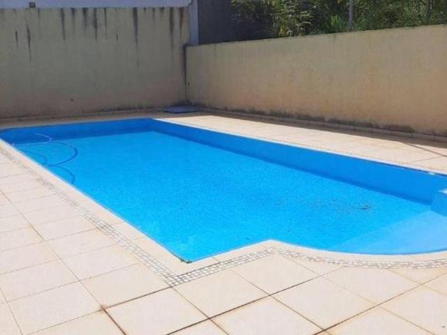 São Roque. Chácara com 2 casas e piscina