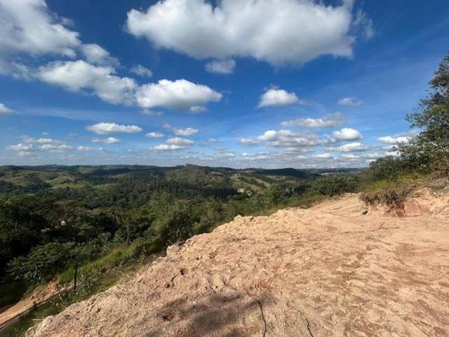 São Roque: Lote Amplo com Natureza, Privacidade e Fácil Acesso