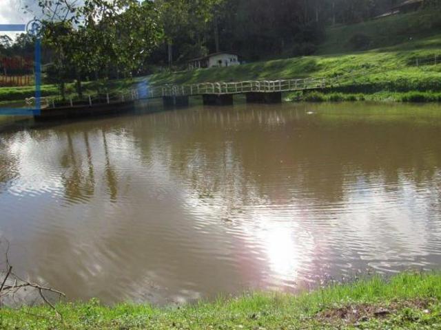 São Roque. Sitio bem localizado