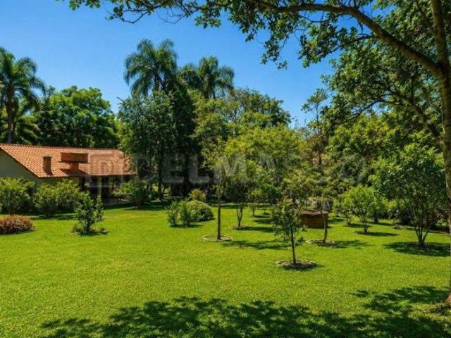 São Roque/SP Chácara com lago particular, bosque e 2.435 m² de natureza!