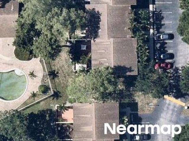 S Oakland Forest Dr