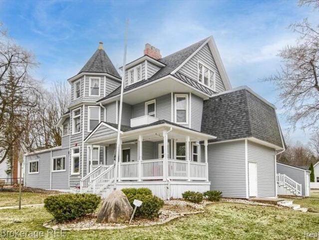 S Adelaide St, Fenton, Home For Sale