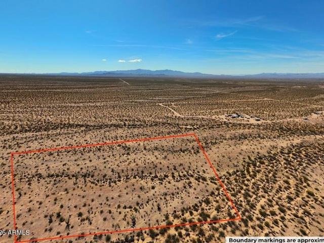 S Ali Chuck 5 Acres Rd Unit 39, Yucca, AZ 86438