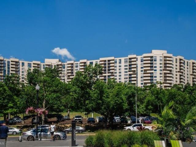 S Arlington Ridge Rd Apt,arlington, Condo For Sale