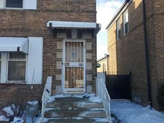S Artesian Ave