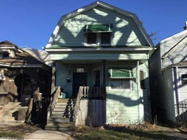 S Artesian Ave