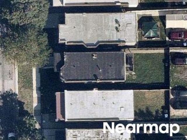 S Artesian Ave