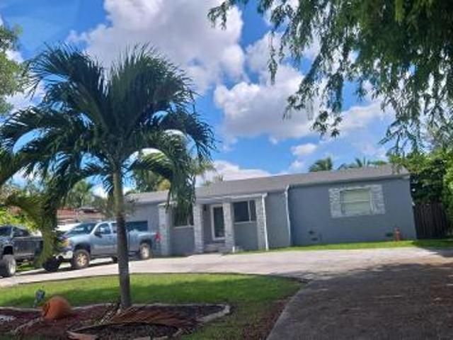 S Biscayne River Dr