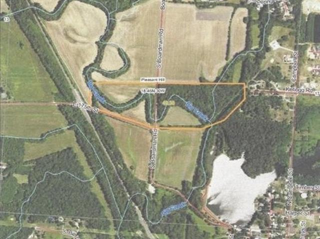 S Boardman Rd, Pleasant Hill, MO 64080