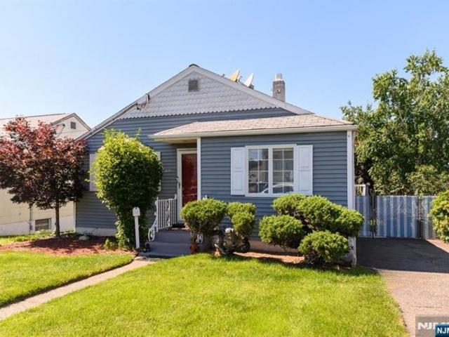 S Boulevard, Saddle Brook, Home For Sale