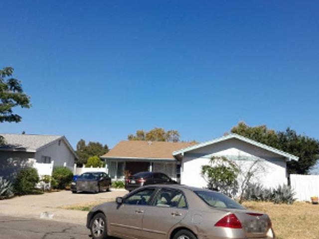 S Briar Ave