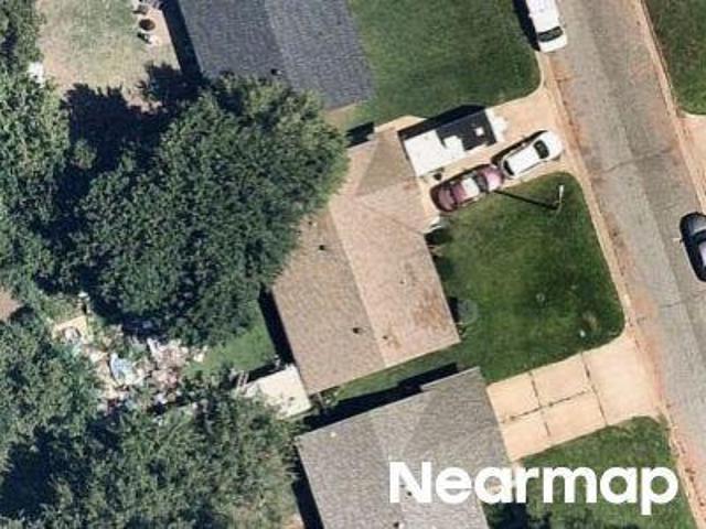 S Briarwood Dr