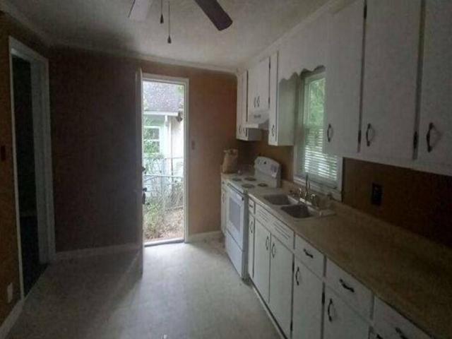 S Broad St, Toccoa, Home For Sale