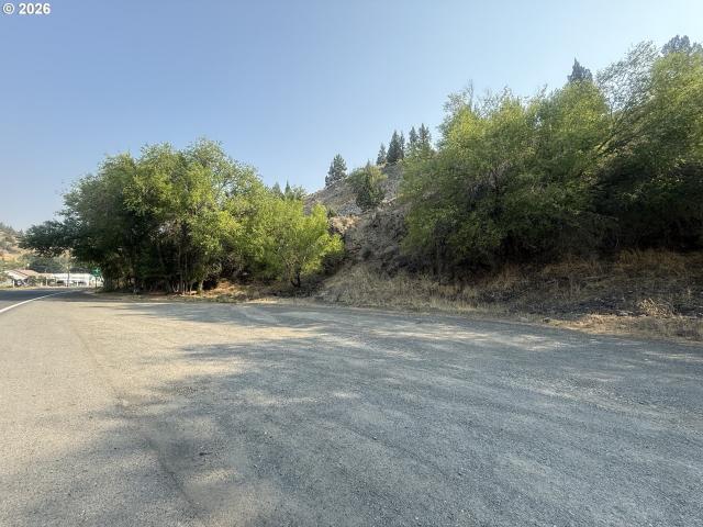 S Canyon Blvd