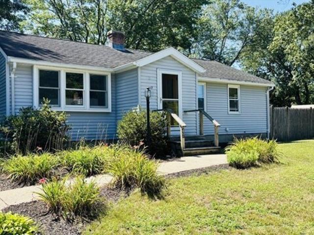 S Center St, Bellingham, Home For Sale