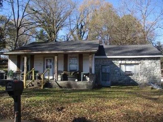 S Chattanooga St