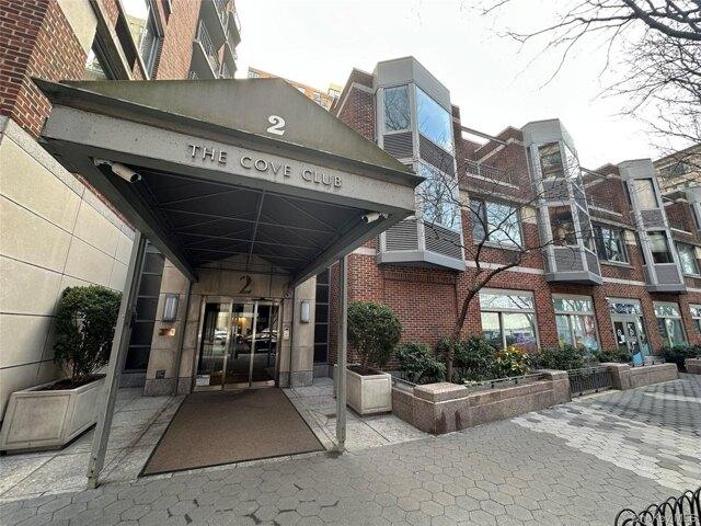S End Ave Apt V, New York, Condo For Sale
